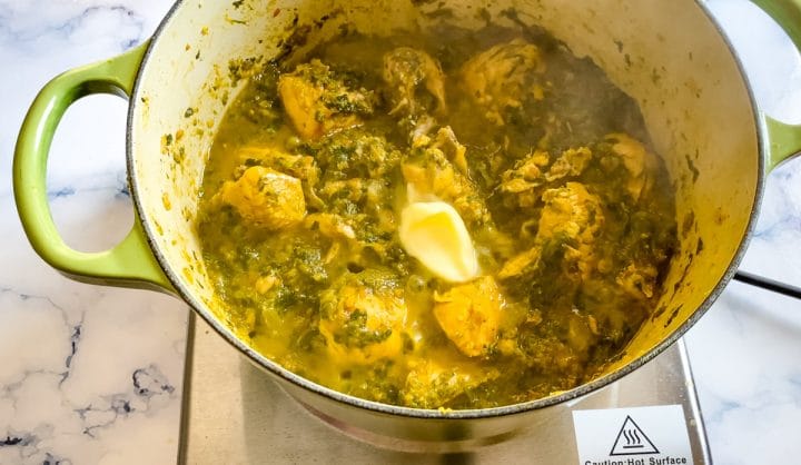 Easy Palak Chicken Recipe {Chicken Spinach Curry} - I Knead to Eat