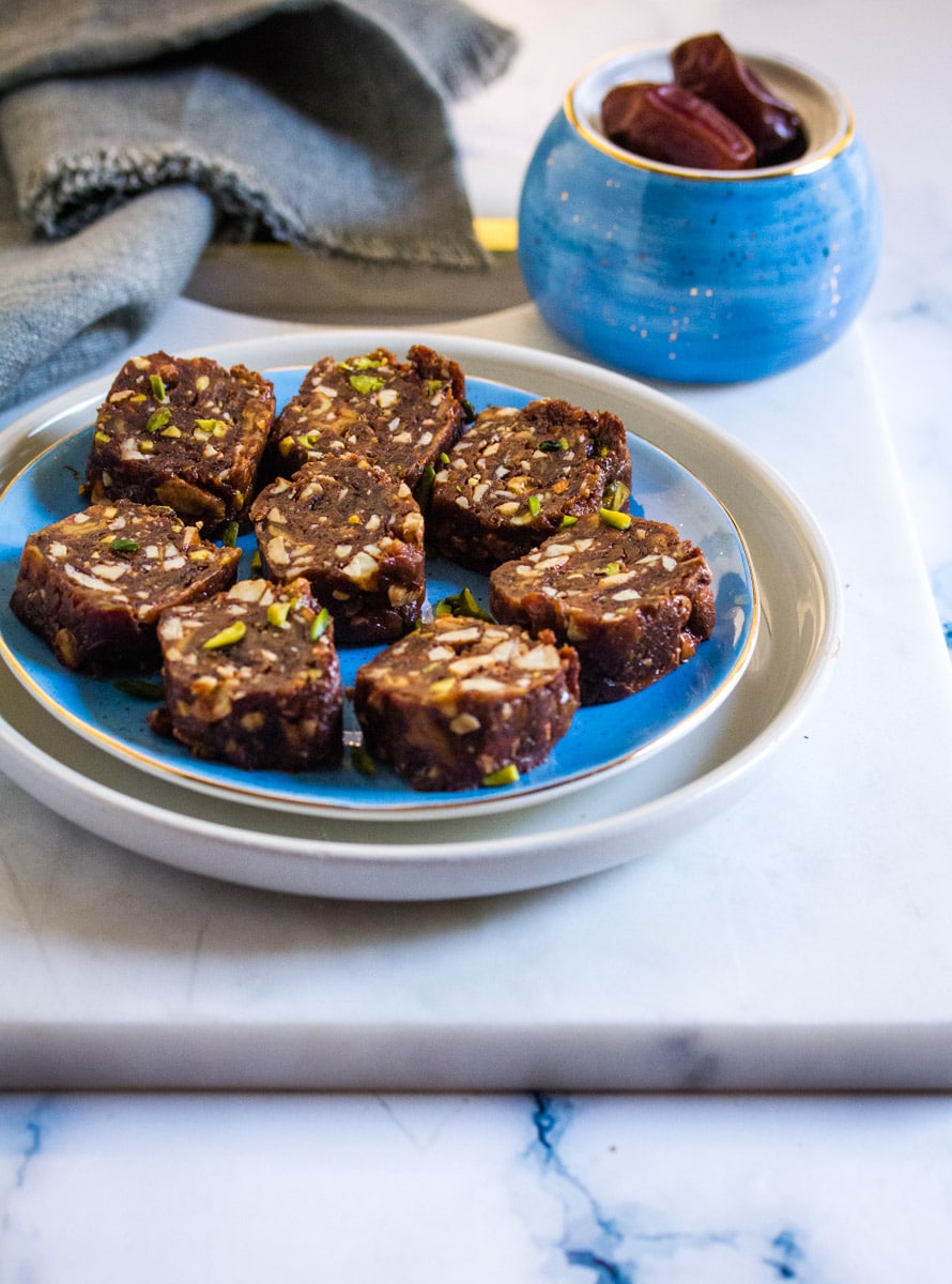 Date Roll Recipe - I Knead to Eat