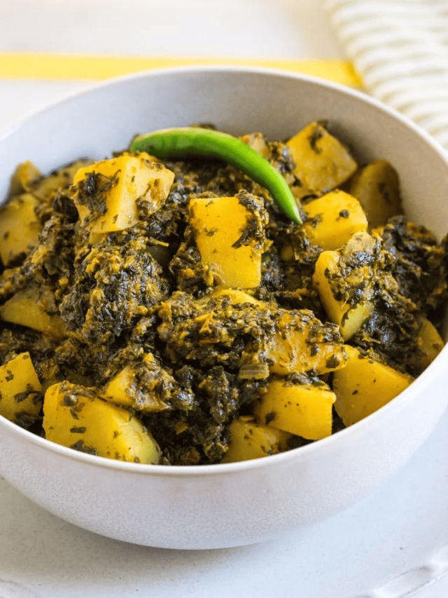 EASY ALOO PALAK RECIPE STORY - I Knead to Eat