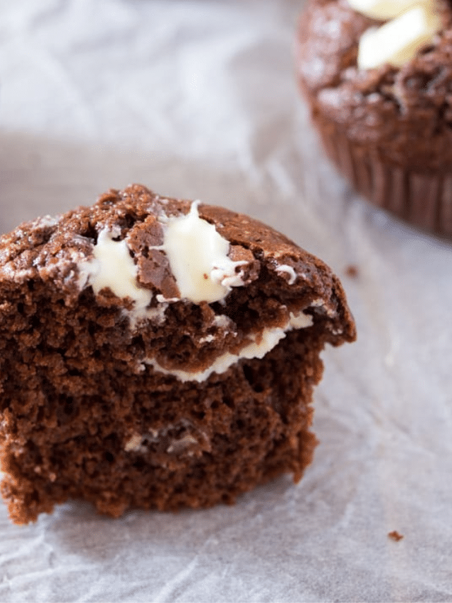 CHOCOLATE MUFFINS WITH CREAM CHEESE FILLING STORY - I Knead to Eat